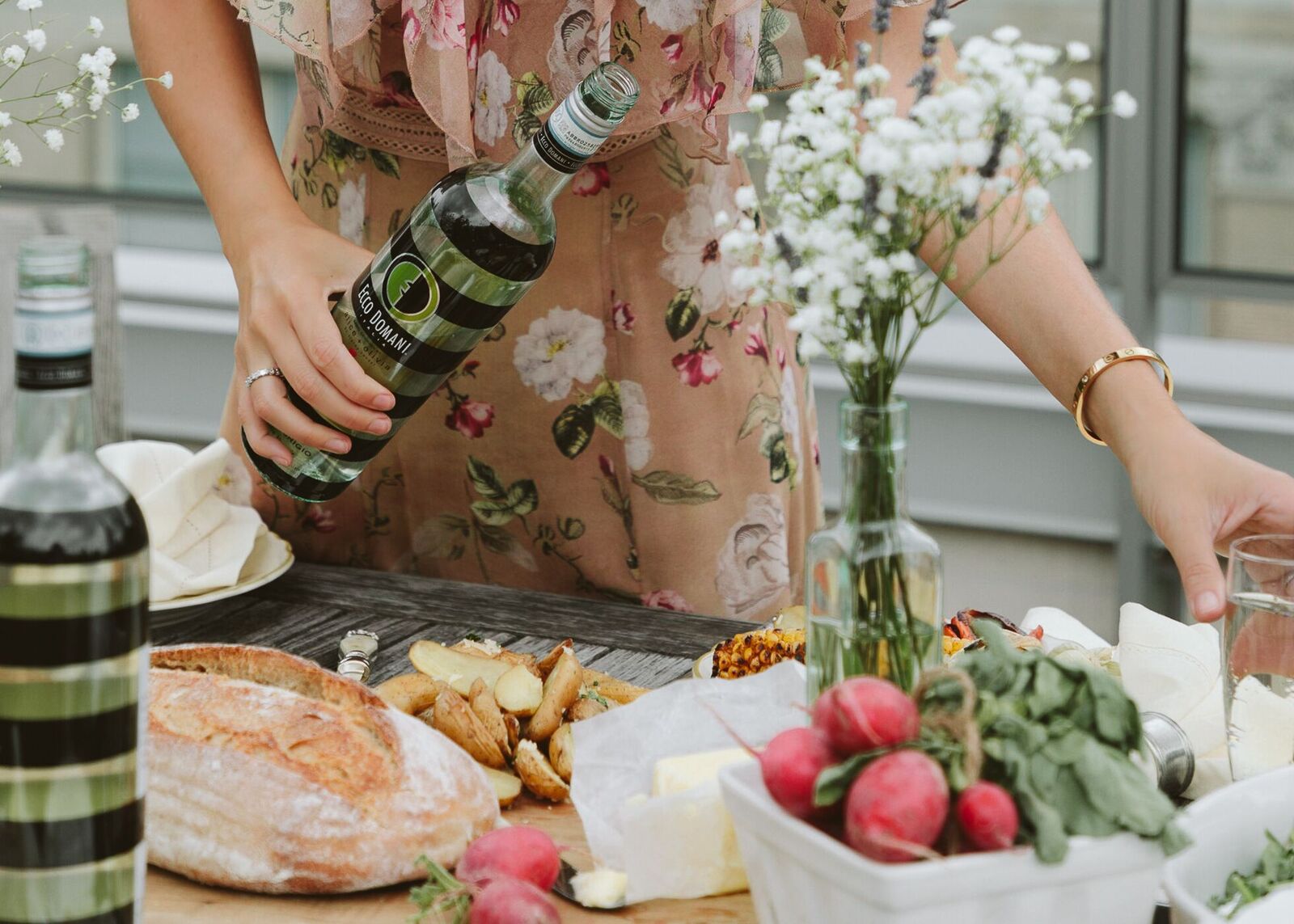The Real Girl’s Guide to Summer Entertaining - Jenny Cipoletti